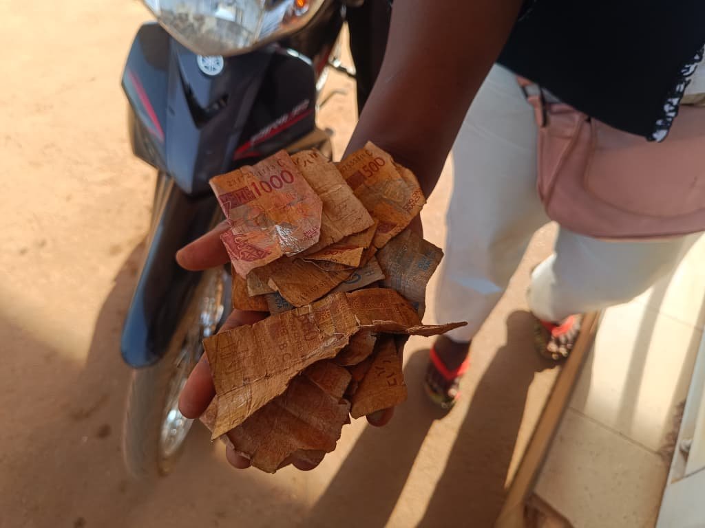 Échanger les billets usés, un business généreux pour Moumouni Soré ...